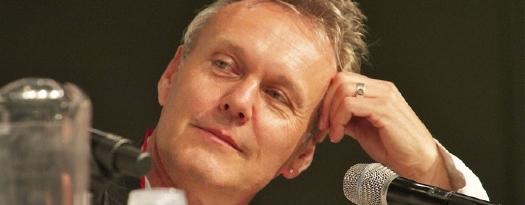 Anthony Head z ważną rolą w trzech odcinkach „Warehouse 13”