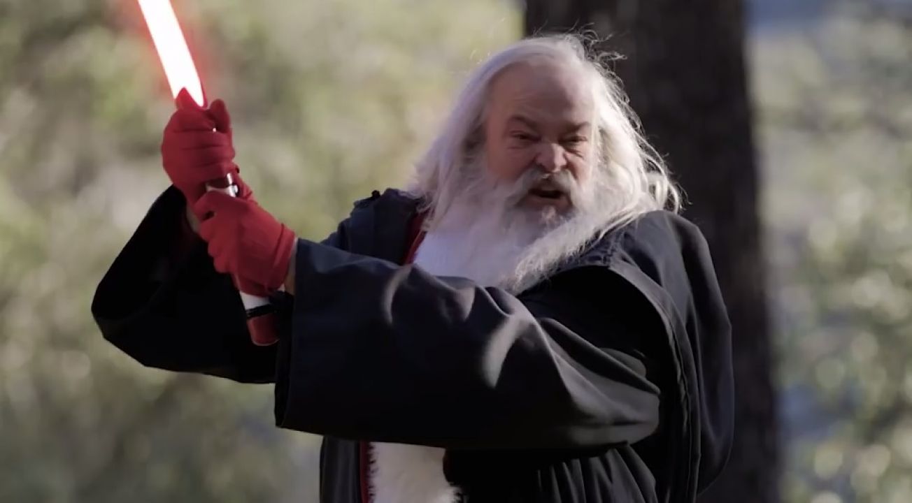 Święty Mikołaj jako Sith w fanowskiej produkcji Star Wars: The Santa Menace