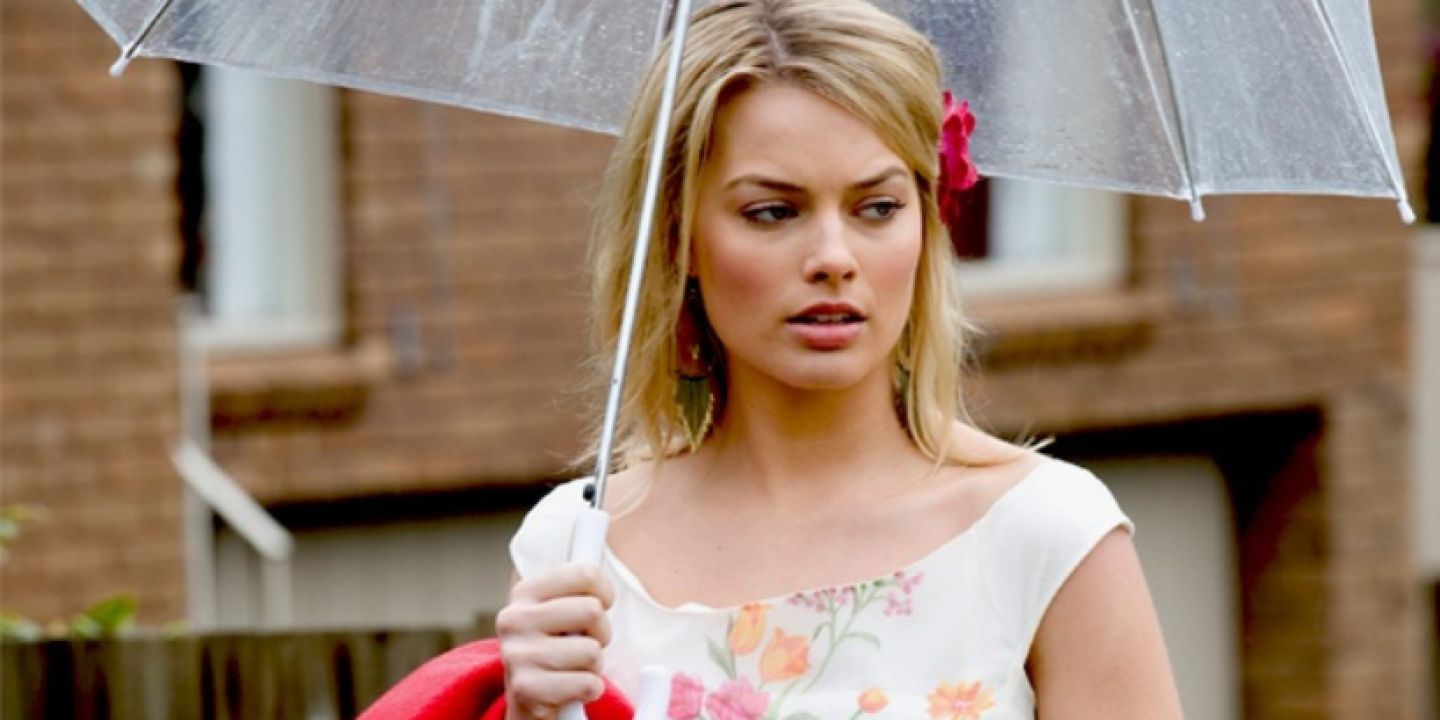 Sąsiedzi i gest Margot Robbie. Po co wysłała 37 butelek szampana?