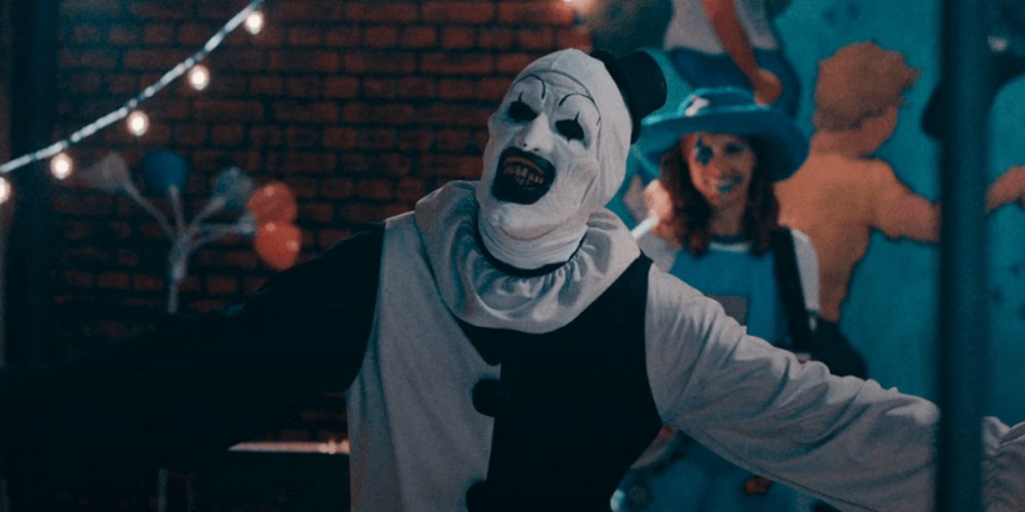 Terrifier 2: widzowie mdleją na seansach horroru o klaunie. Szokujące ...