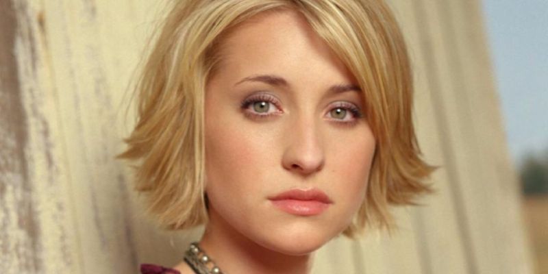Allison Mack wyszła z więzienia. Gwiazda serialu Tajemnice Smallville ...