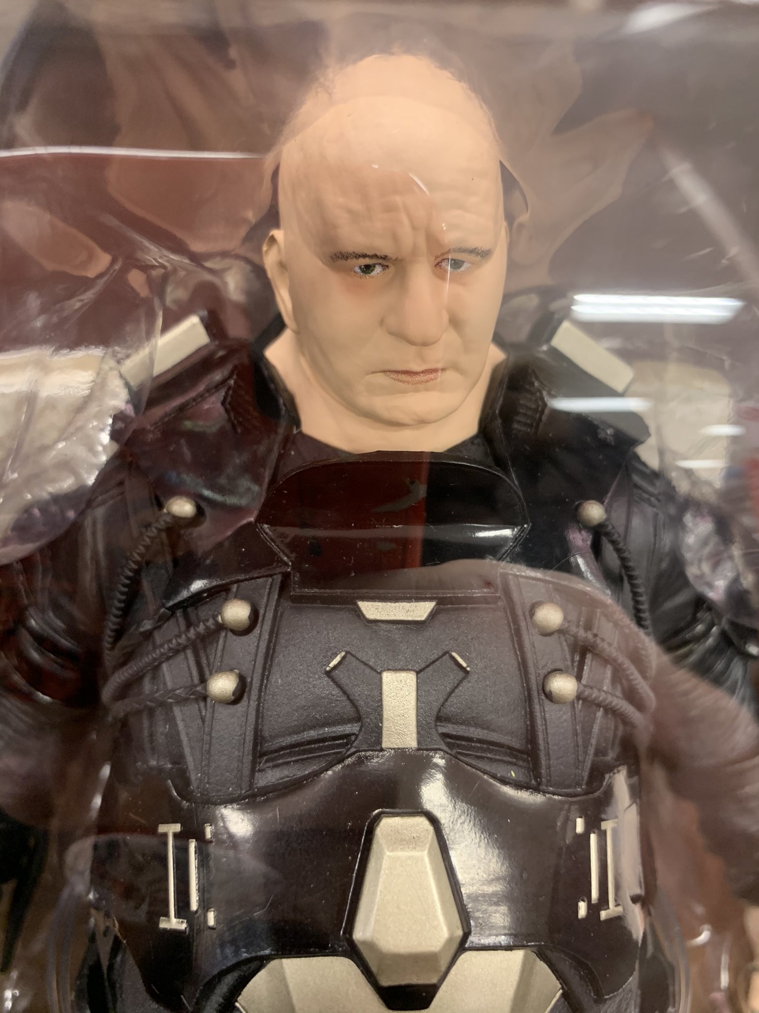 Diuna - tak wygląda baron Vladimir Harkonnen. Zdjęcie postaci z filmu