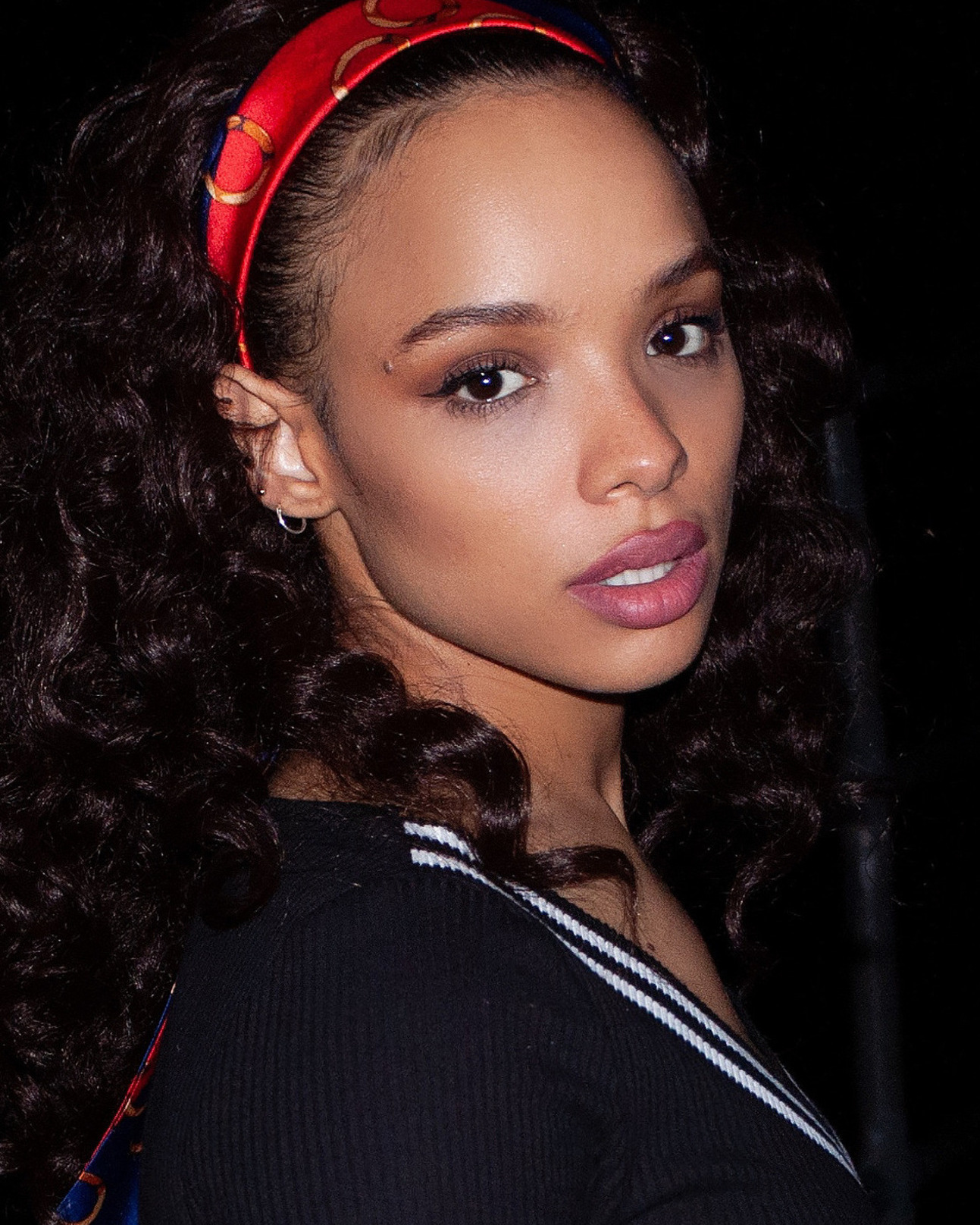 Akademia Wampirów - pierwsze zdjęcia. Współcześni Bridgertonowie z ...