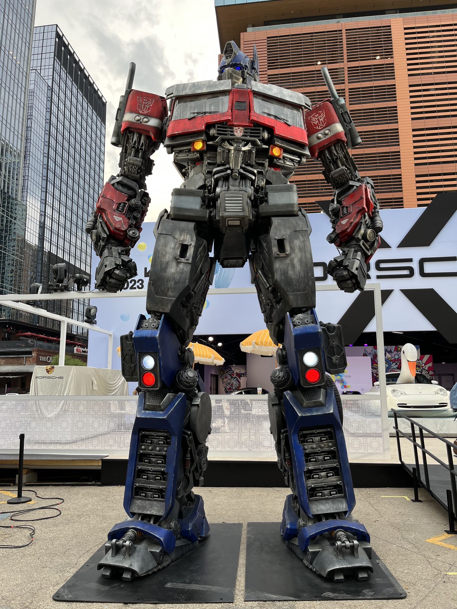 Transformers: Przebudzenie bestii - pełny zwiastun. Maximale, Predacony ... Transformers: Przebudzenie bestii - pełny zwiastun. Maximale, Predacony ...