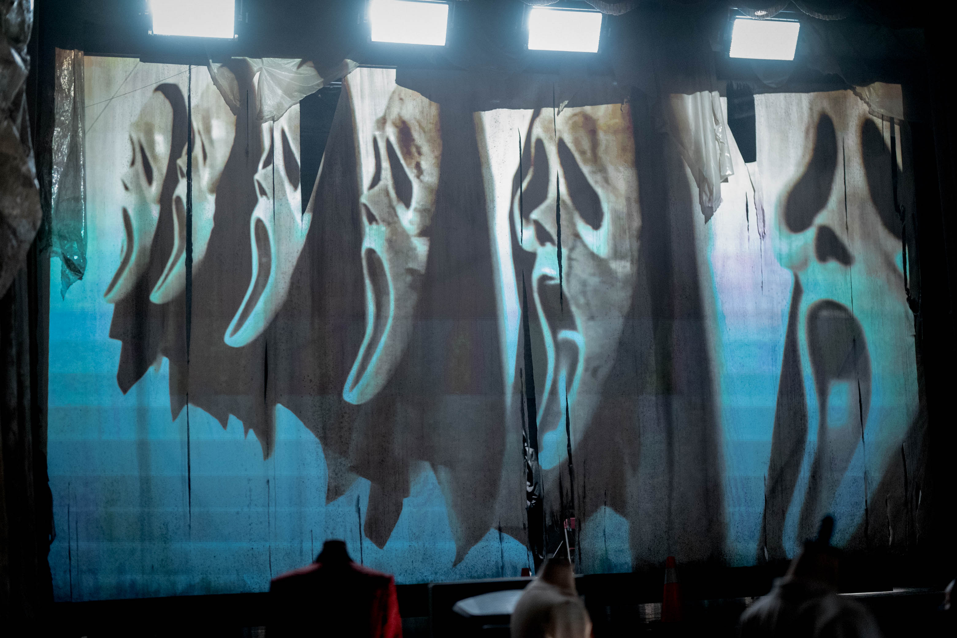 Krzyk 6 - morderczy Ghostface i przerażona Jenna Ortega. Zobaczcie nowe ...