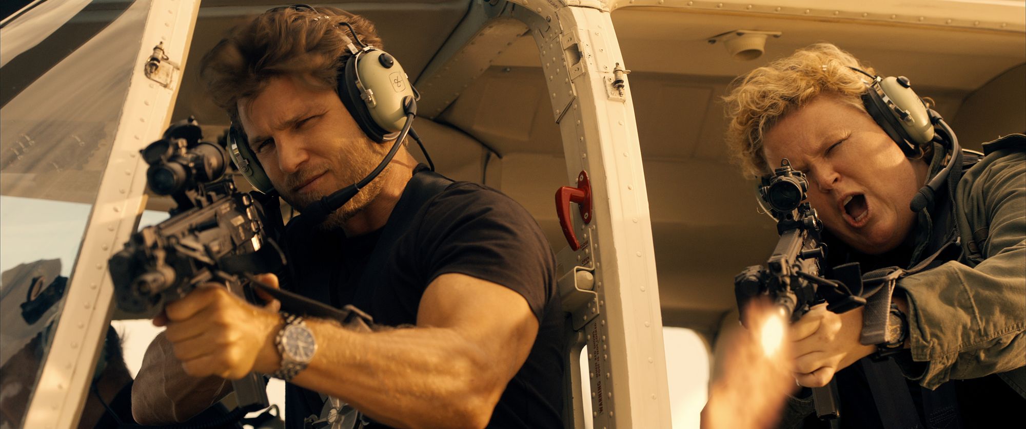 FUBAR - serial (2023) - naEKRANIE.pl